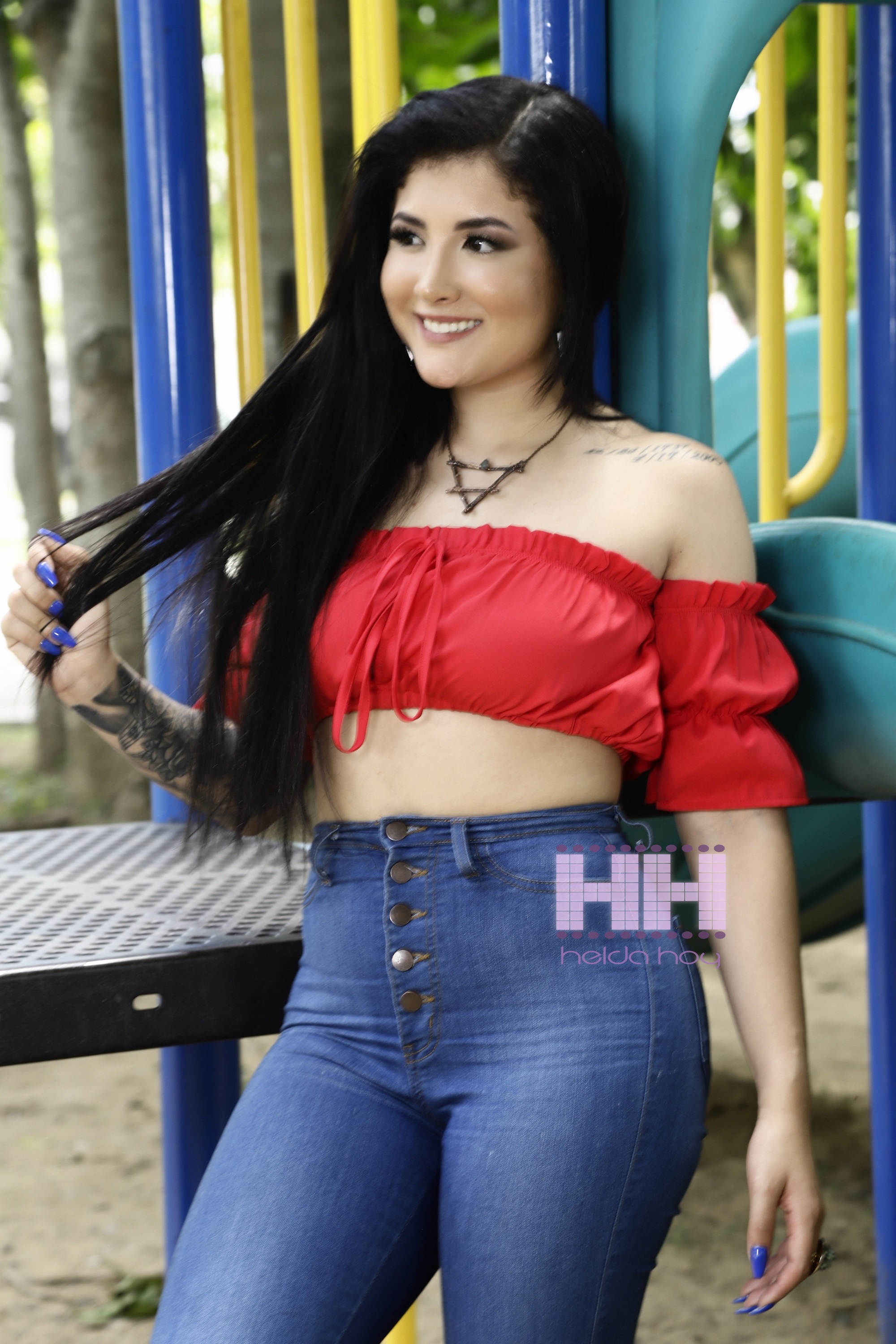 Alhanna Se Tatúa El Nombre De Su Mamá Por Ser Su Heroína Helda Hoy