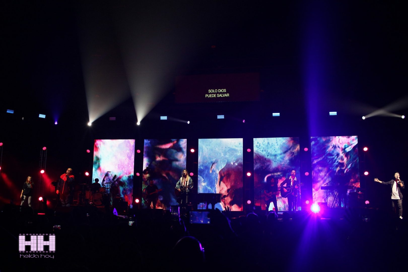 Hillsong Worship: La alabanza se apoderó del Choliseo – Helda Hoy